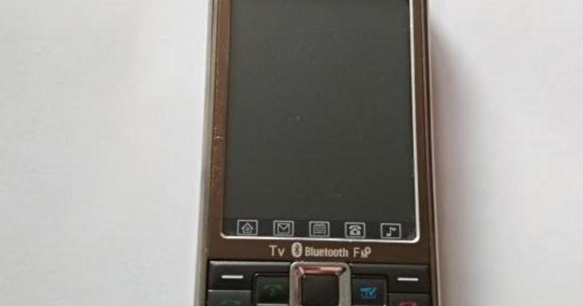 Все смеялись над поддельными Нокиями с антеннами. Но оригинальная Nokia ...