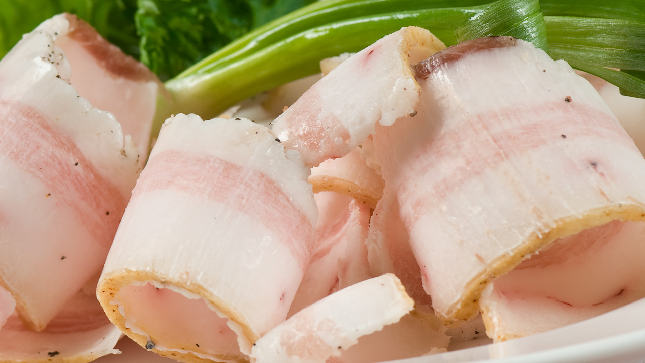 И хочется и колется: чем сало и другие жирные продукты вредны для здоровья: Новости: Фитнес и ...