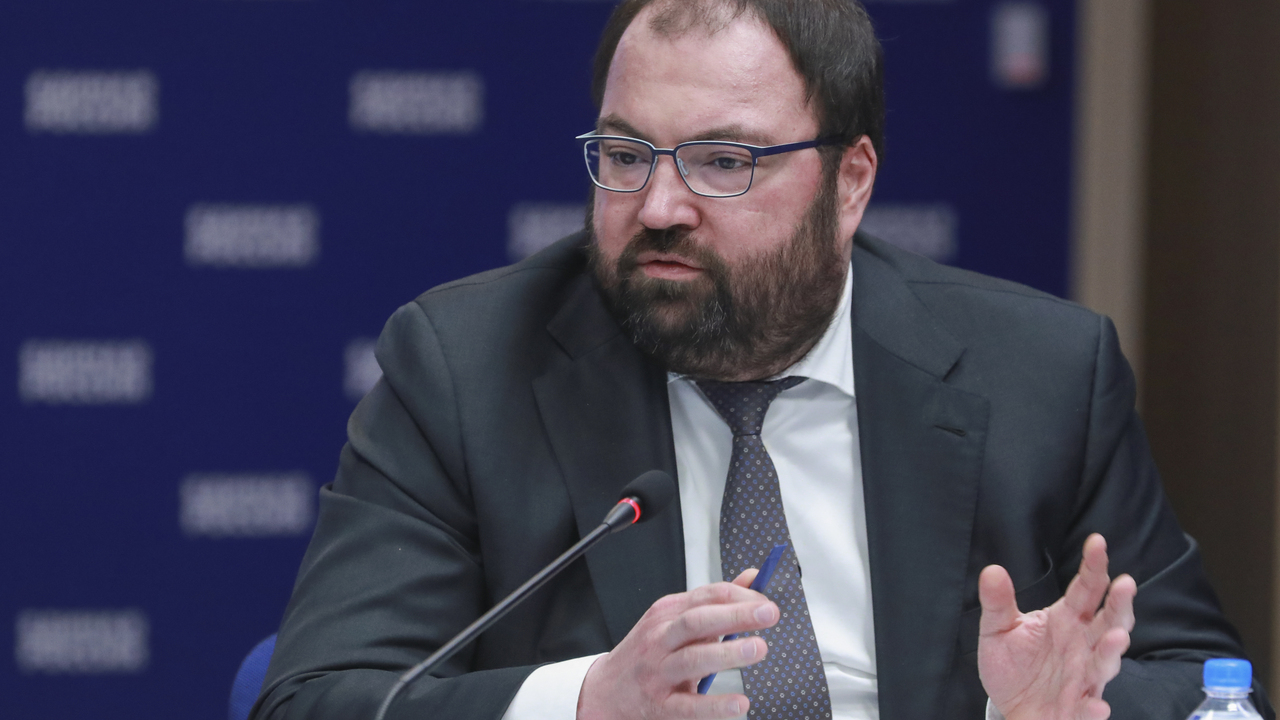 Глава Минцифры Максут Шадаев не поддержал идею запрета на выезд ...