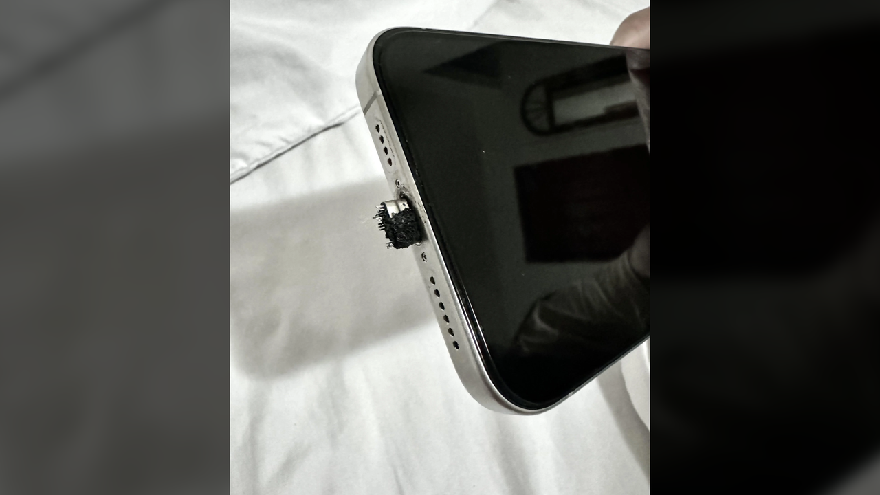 iPhone 15 Pro Max сжег собственную зарядку и расплавил корпус всего за одну ночь: Новости ...