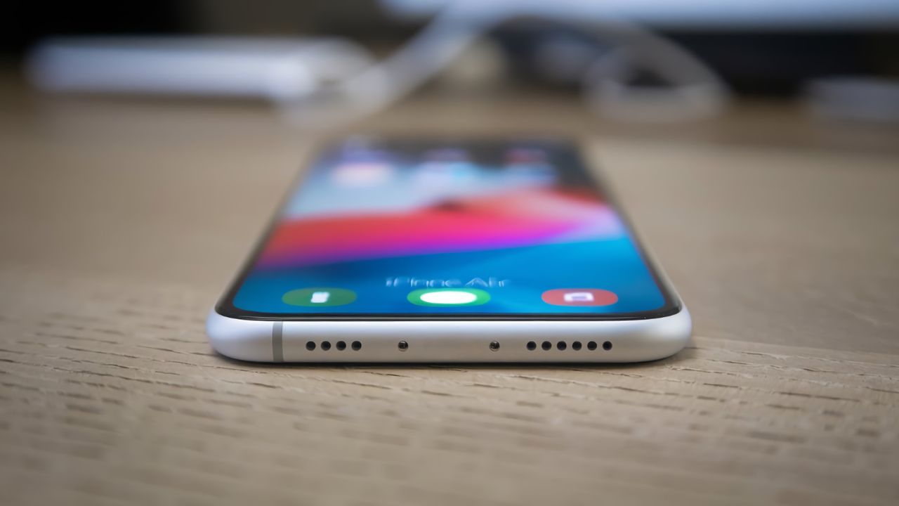 Apple хотела избавиться от USB-C порта в грядущем iPhone 17 Air: Новости: Телефоны — Ferra.ru